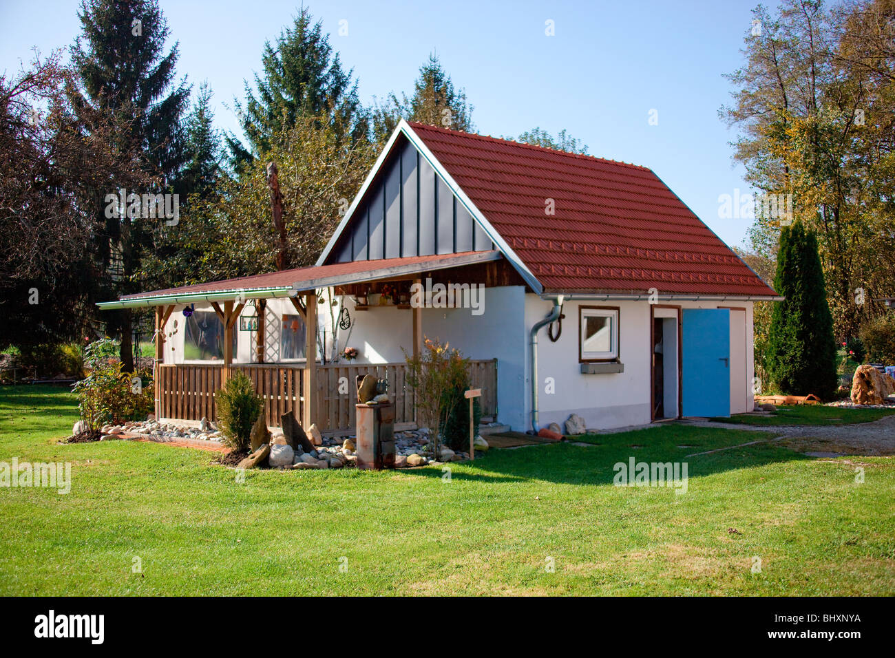 House in the countryside Stock Photo - Alamy