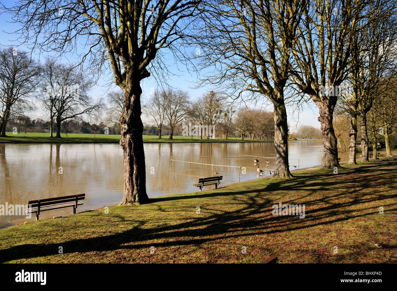 Thames valley park hi-res stock photography and images - Alamy