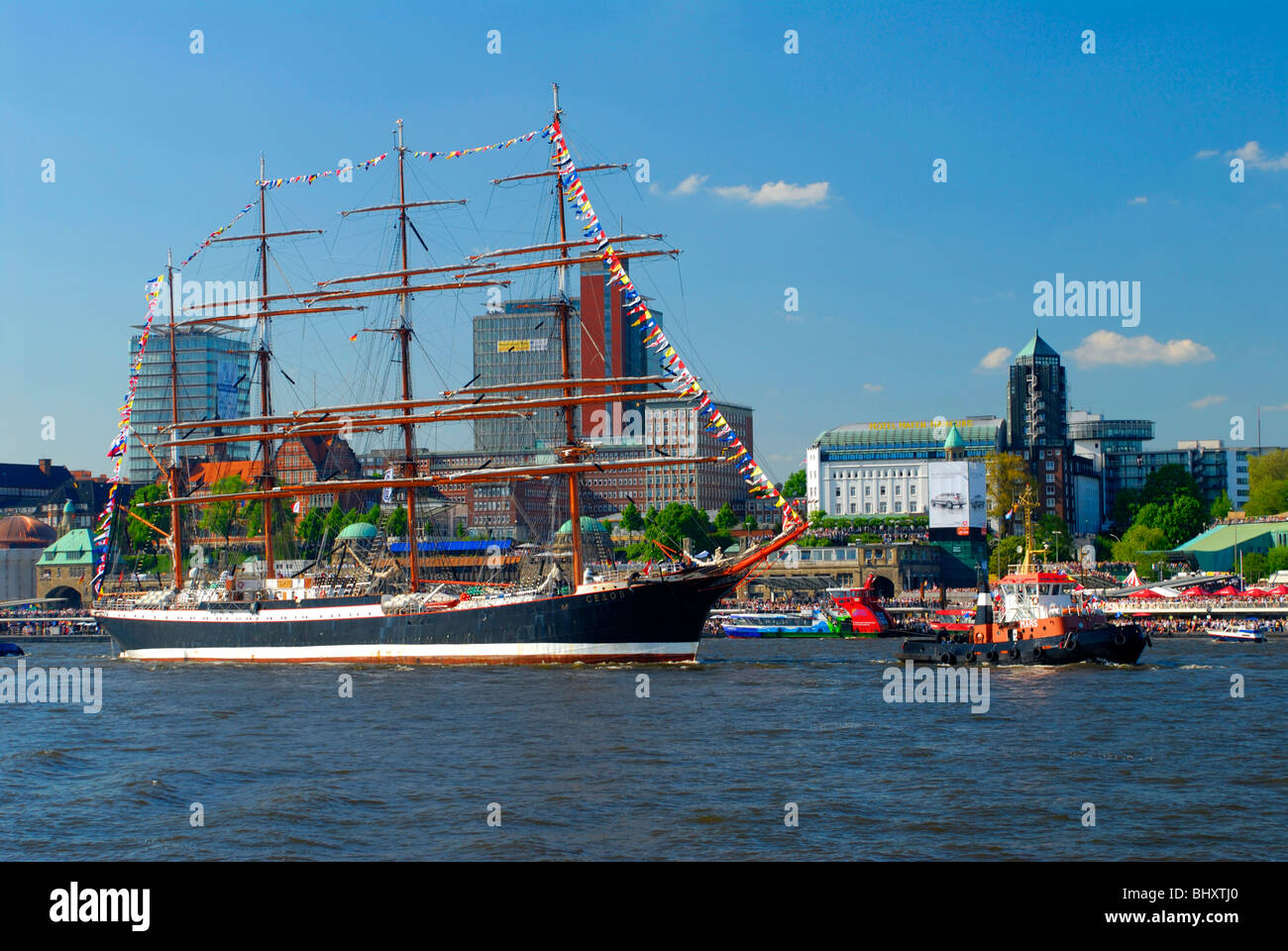 Sailing ship Sedov birthday in the port of Hamburg Stock Photo - Alamy