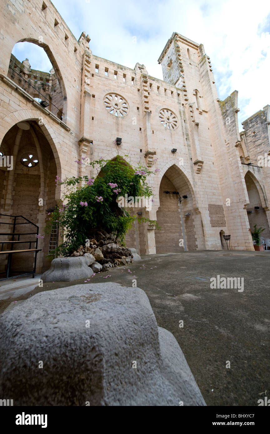 Incomplete historical hi-res stock photography and images - Alamy