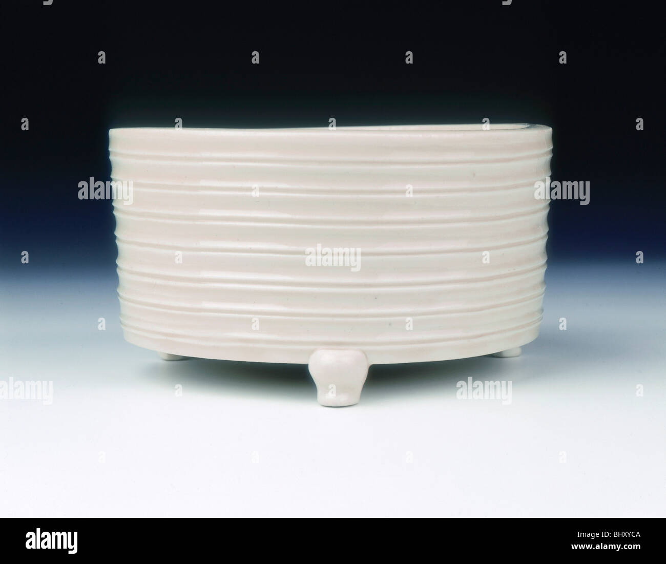 Dehua porcelain censer with string pattern, late Ming dynasty, China ...