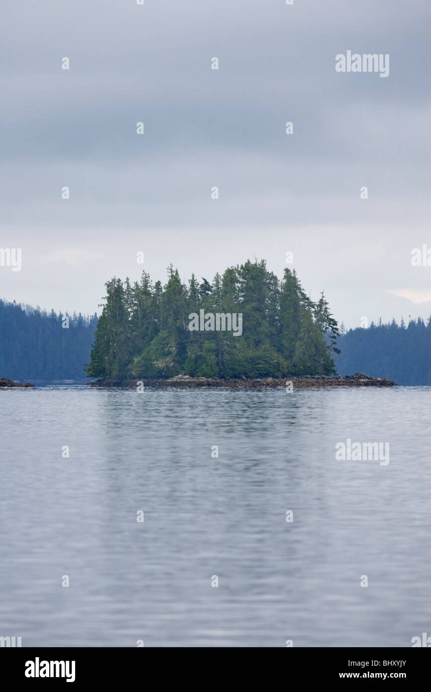 Touqart Bay gateway to the Broken Islands a popular Kayking destination ...