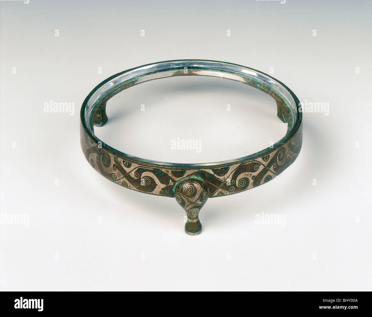 Bronze binding for vessel, with silver inlays, Eastern Zhou dynasty ...