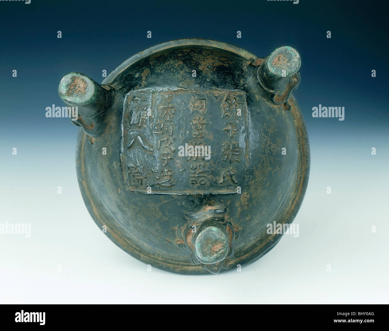 Bronze ding with tortoise shell diaper pattern, Ming dynasty, China ...