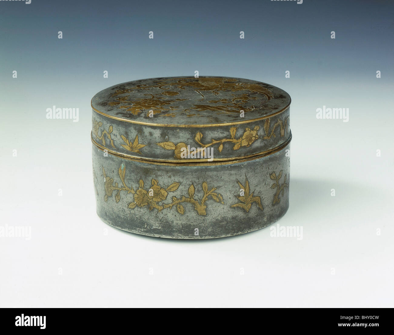 Inlaid pewter hi-res stock photography and images - Alamy