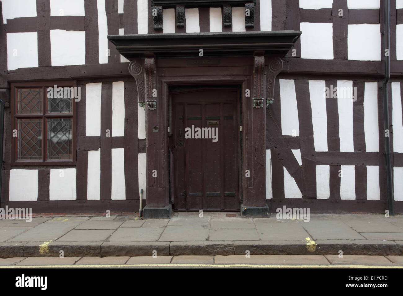 17th century timber framed houses hi-res stock photography and images ...