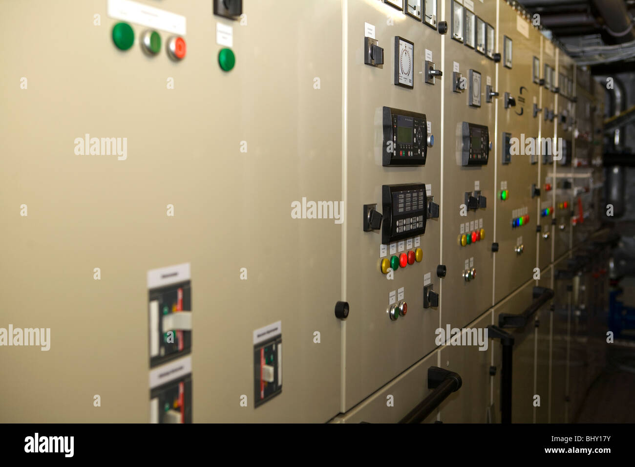 Ship engine controls hi-res stock photography and images - Alamy