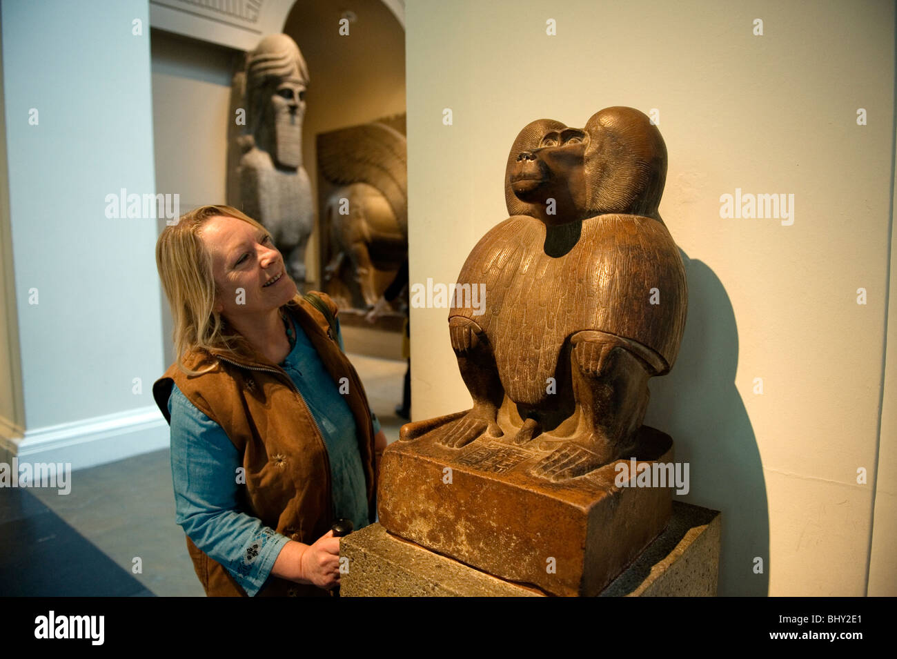 The British Museum, London, Britain,UK. Crowds of visitors from home ...