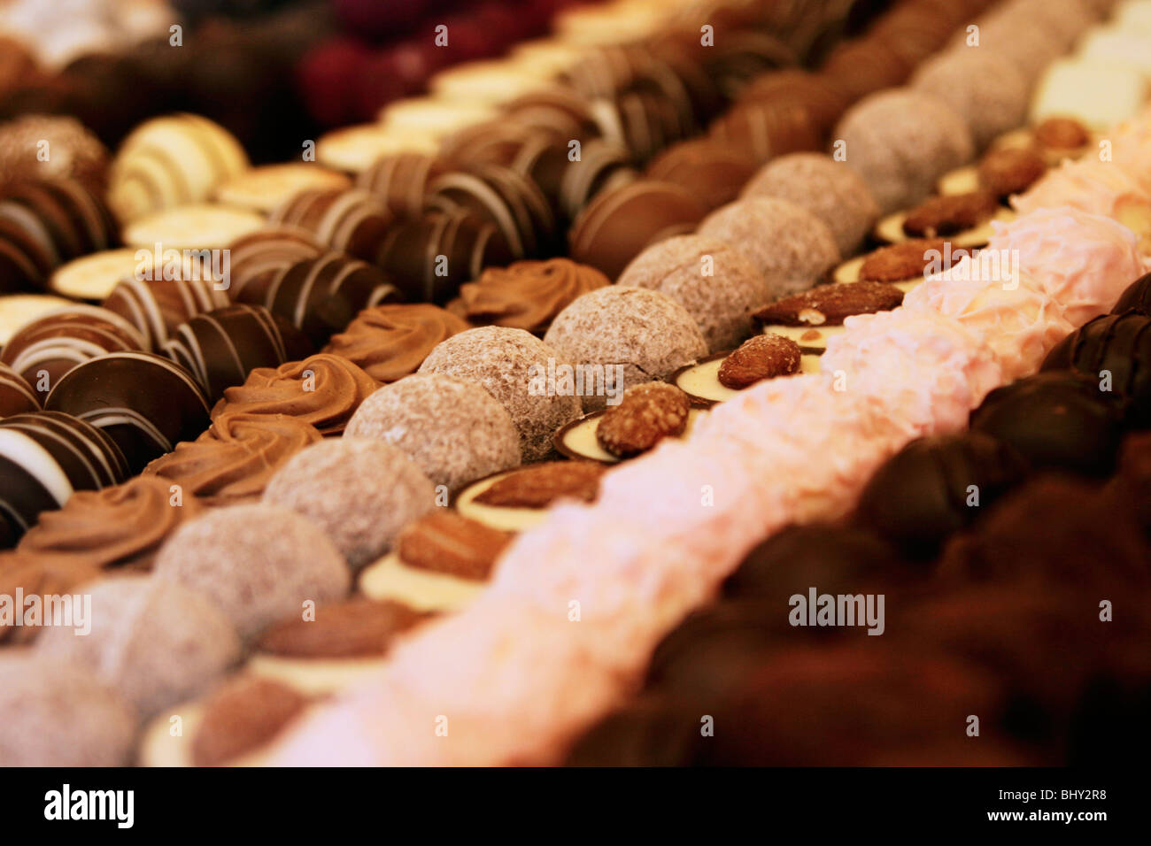 Almond chocolates hi-res stock photography and images - Alamy
