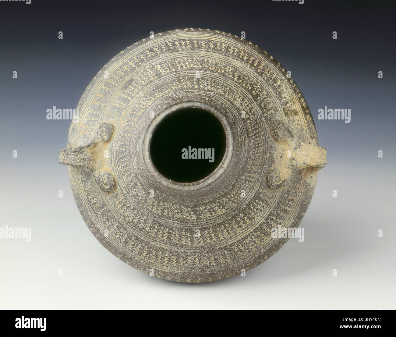 Grey pottery vessel, Warring States period/early Han dynasty, China ...