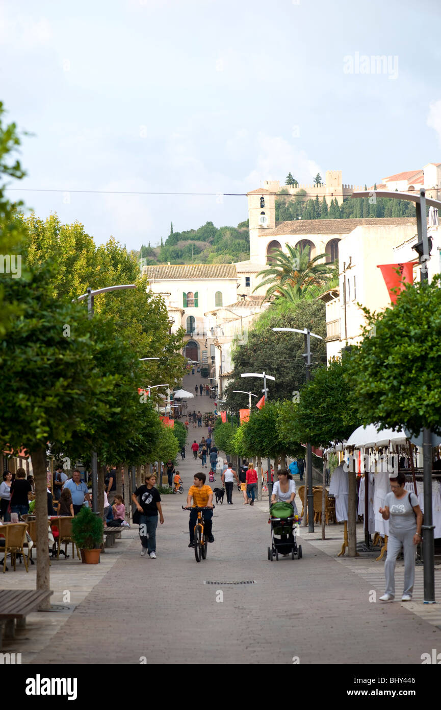 Shopping street of Arta in Majorca in Spain Stock Photo - Alamy