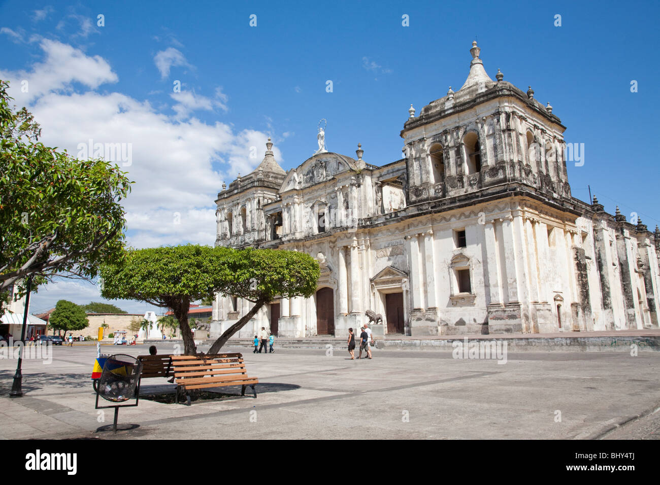 Basilica de la Asuncion Cathedral, Leon, Nicaragua Stock Photo - Alamy
