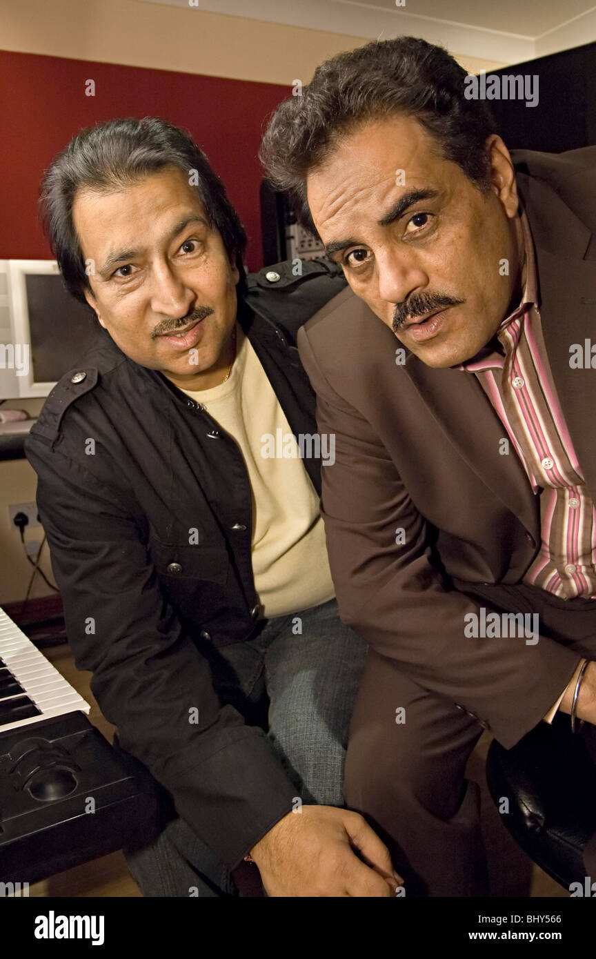 Heera group uk bhupinder bhindi and palvinder dhami bhangra hi-res ...