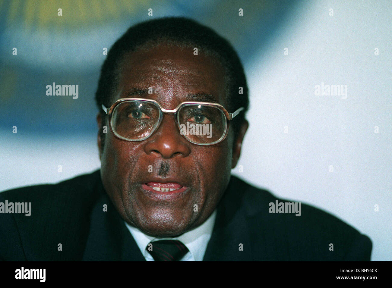 Robert mugabe portrait hi-res stock photography and images - Alamy