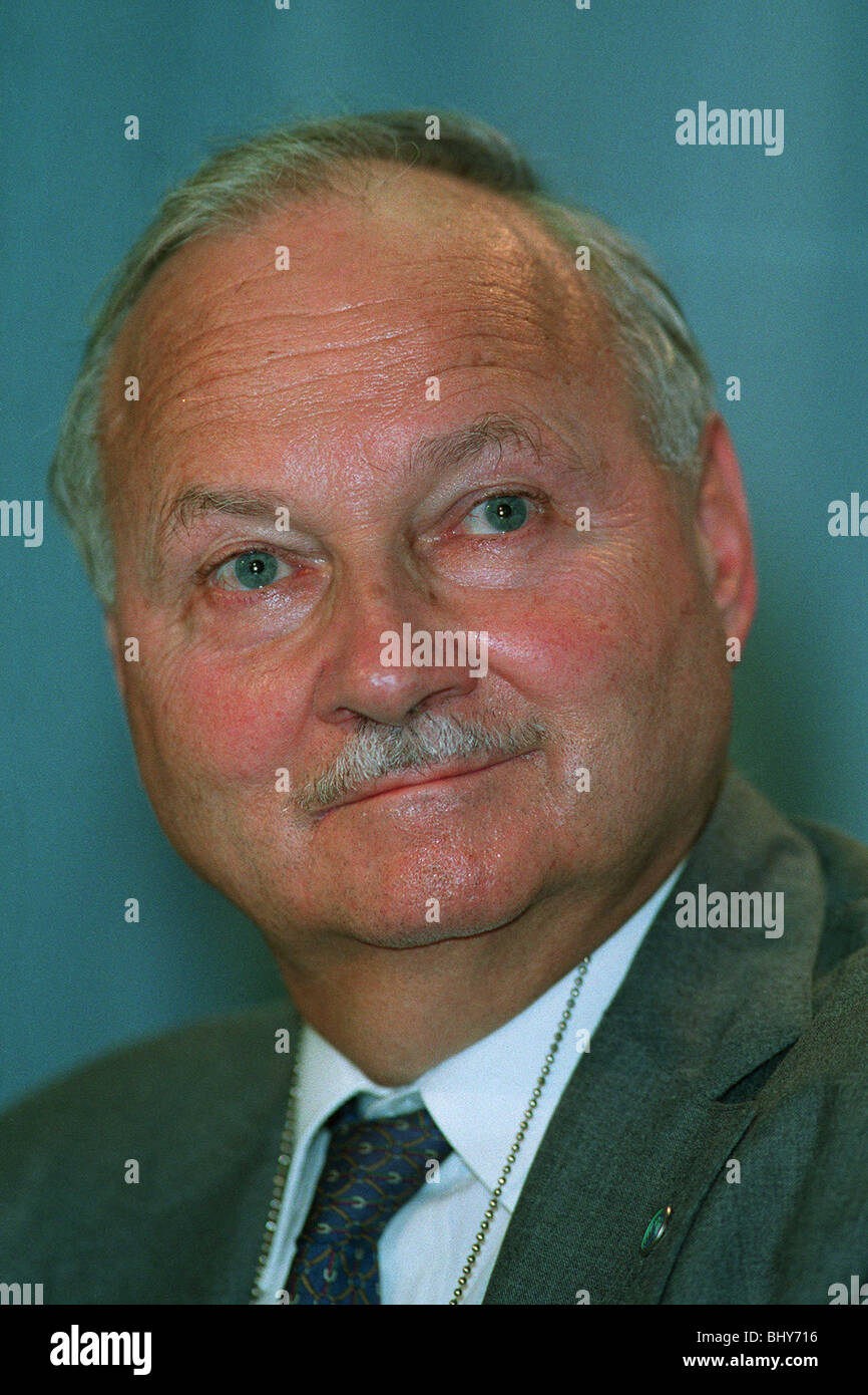 MAURICE STRONG SEC. GEN. WORLD EARTH SUMMIT 23 June 1992 Stock Photo ...