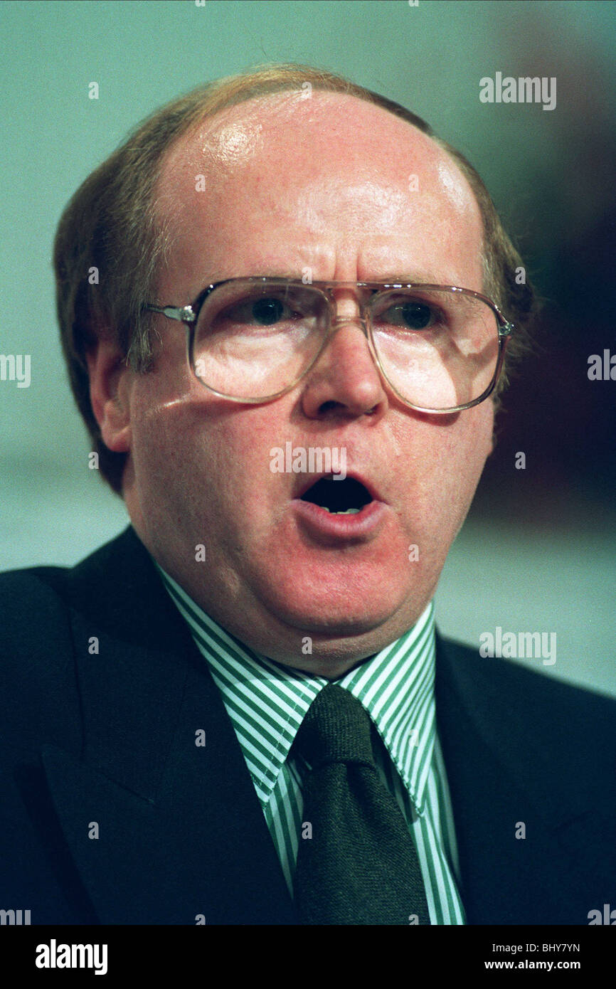 Tom clarke mp hi-res stock photography and images - Alamy