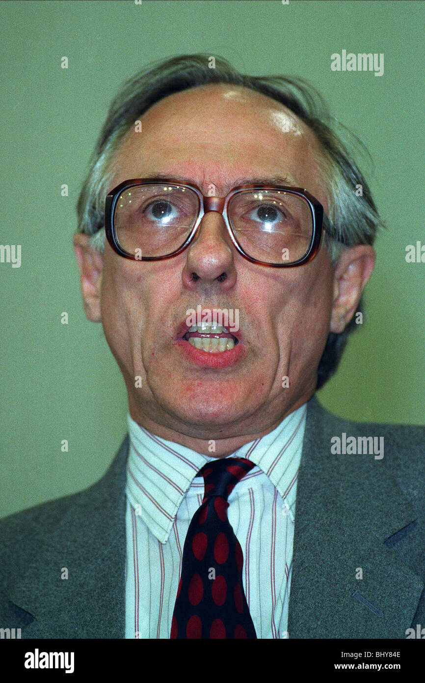 DONALD DEWAR MP LABOUR PARTY GLASGOW 02 December 1991 Stock Photo - Alamy
