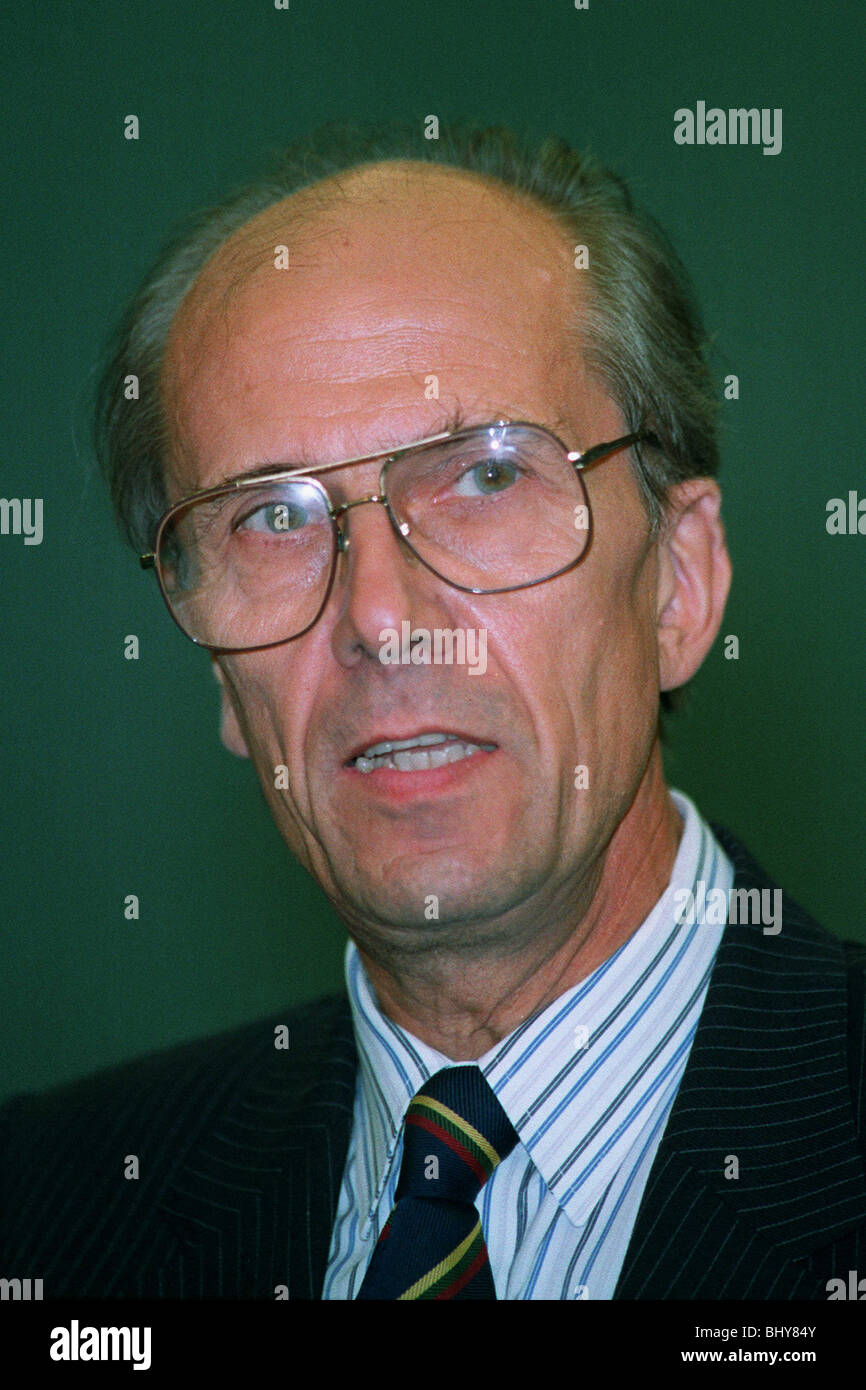 NORMAN TEBBIT FORMER PARTY CHAIRMAN 20 October 1992 Stock Photo - Alamy