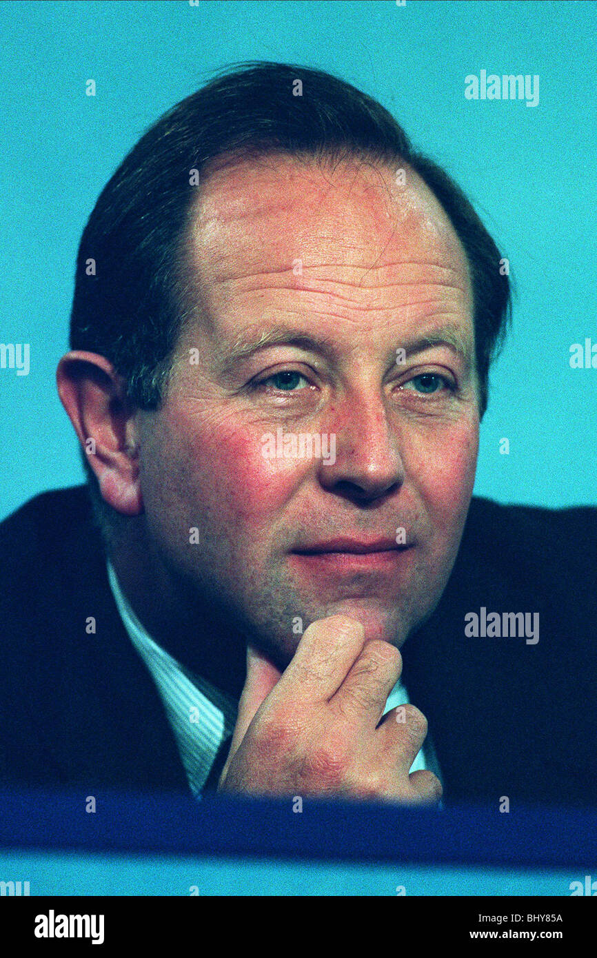 ARCHIE HAMILTON MP MINISTER FOR THE ARMED FORCES 08 December 1991 Stock ...