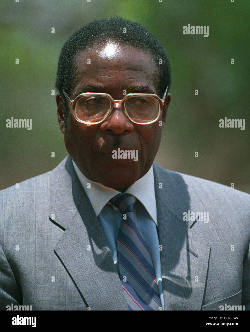 Robert mugabe portrait hi-res stock photography and images - Alamy