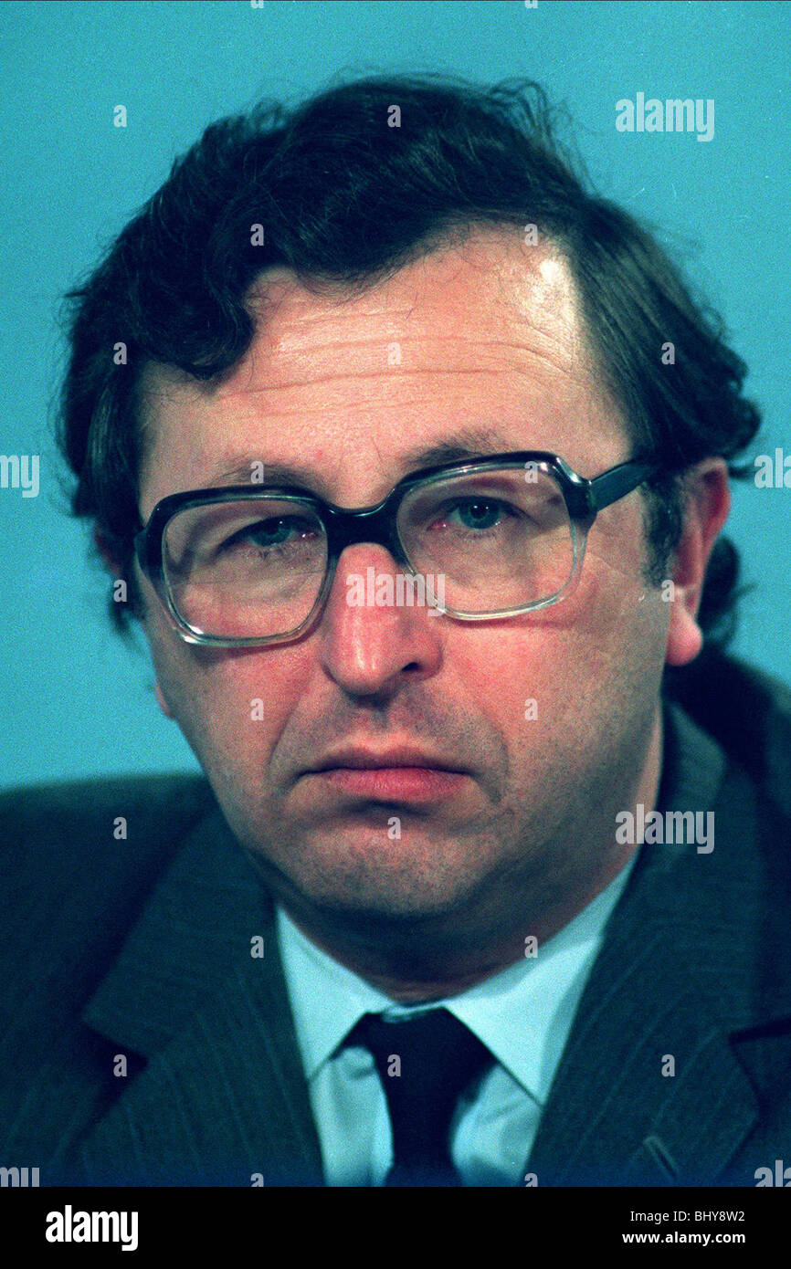 Michael stern mp conservative party hi-res stock photography and images ...