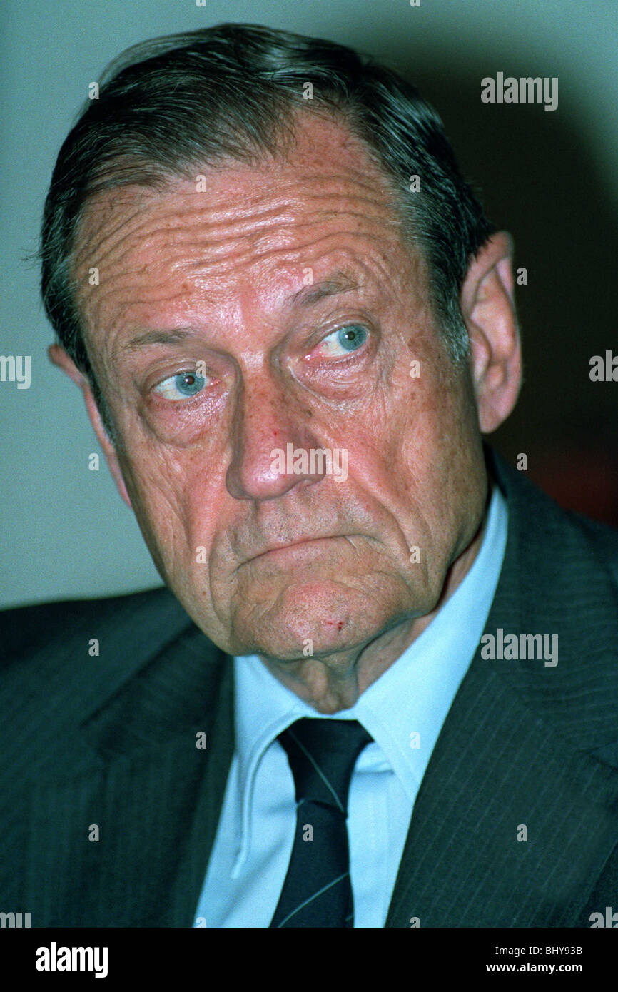 James grant unicef hi-res stock photography and images - Alamy