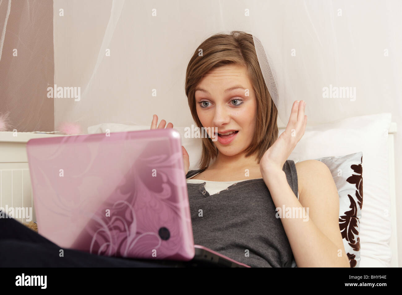 Pretty 14 year old girl hi-res stock photography and images - Alamy