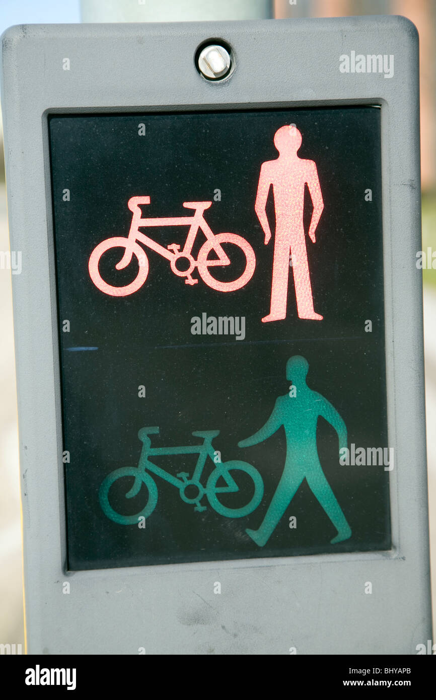 Red green man figures on street crossing lights Stock Photo - Alamy