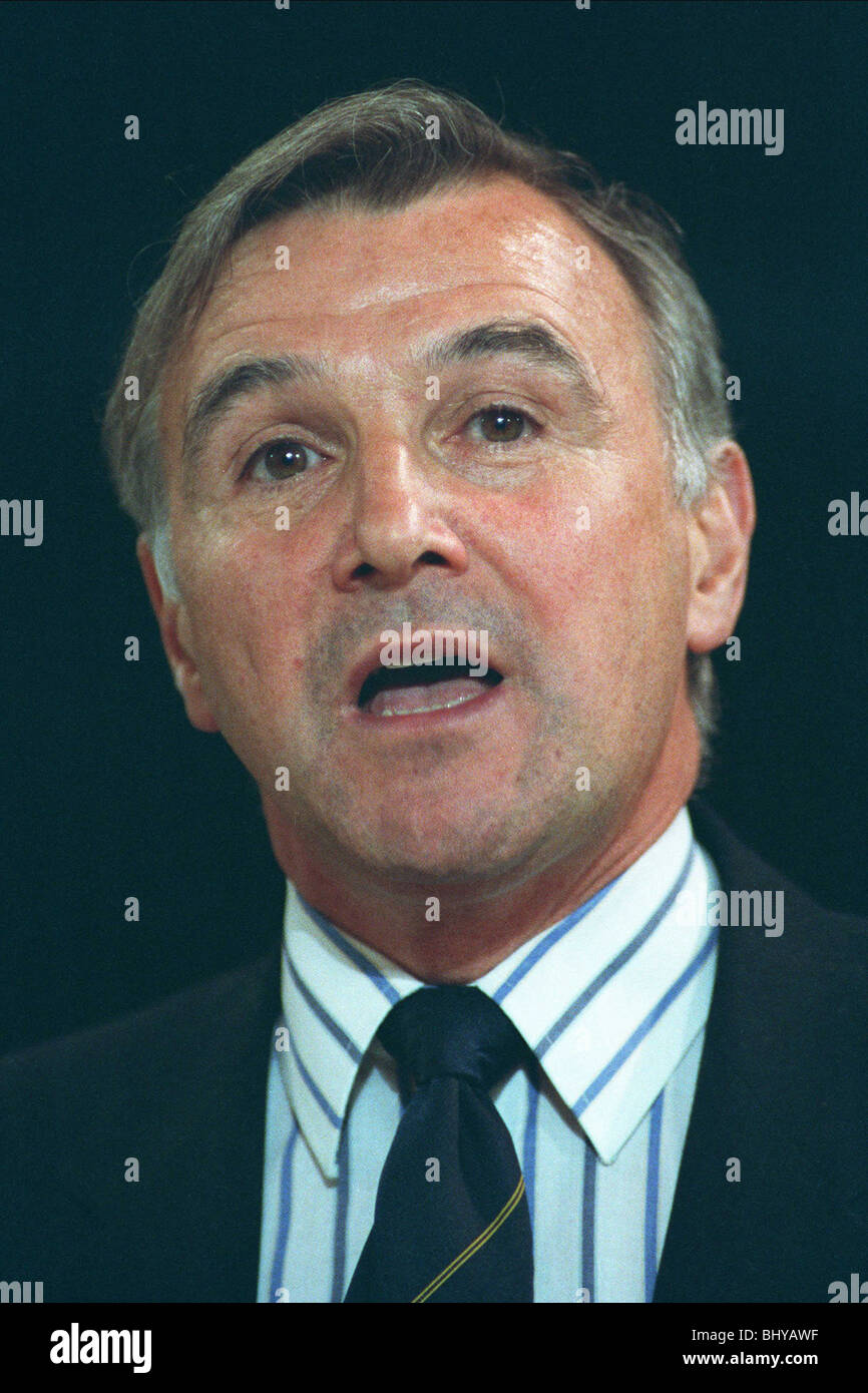 Malcolm bruce mp hi-res stock photography and images - Alamy