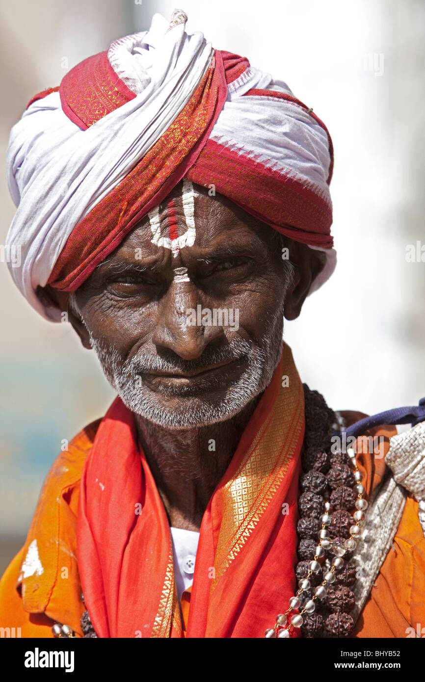 Indian beggar hi-res stock photography and images - Alamy