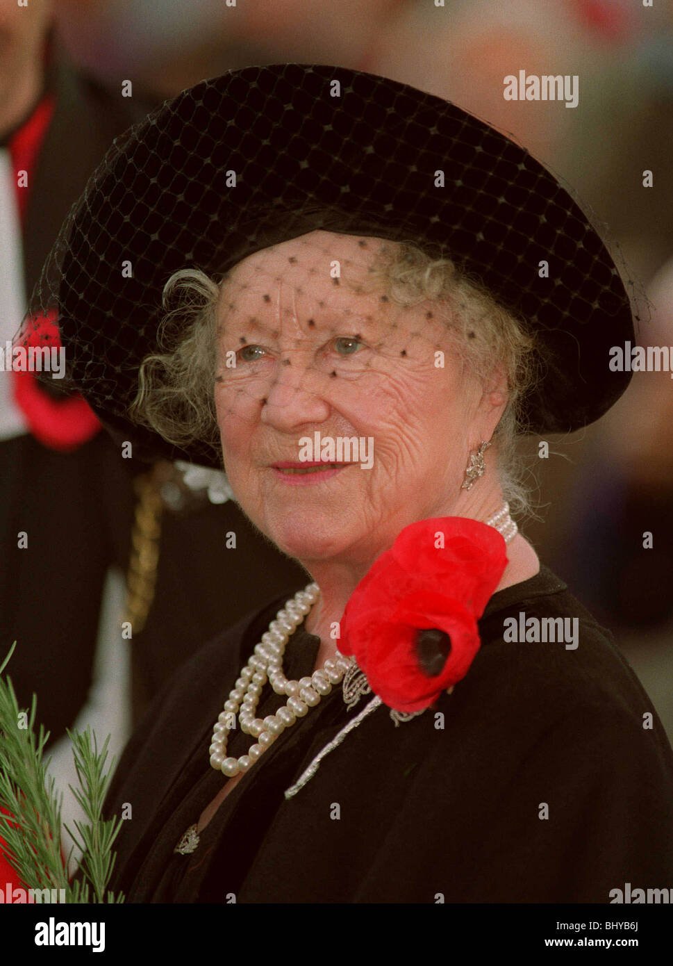 QUEEN MOTHER ROYAL FAMILY 11 November 1992 Stock Photo - Alamy