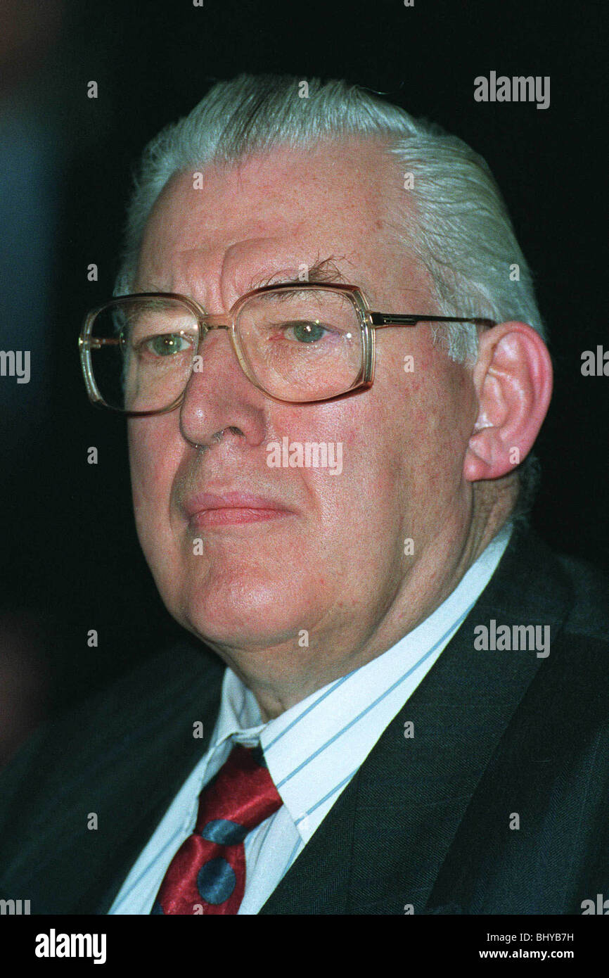 Where ian paisley hi-res stock photography and images - Alamy