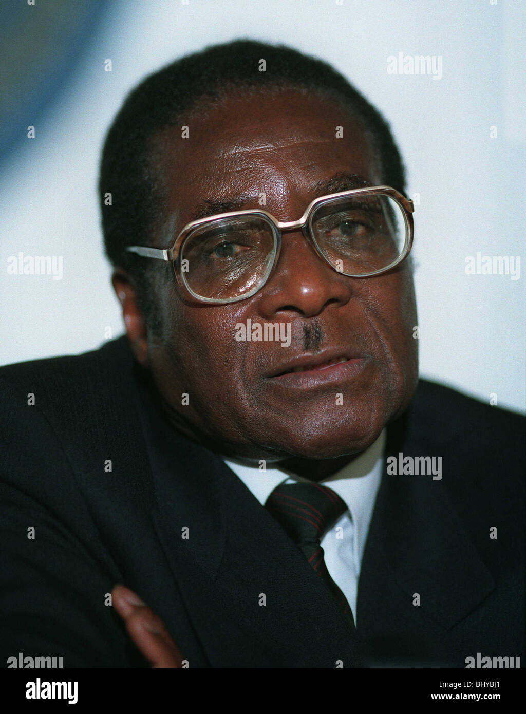 ROBERT MUGABE PRESIDENT OF ZIMBABWE 05 March 1992 Stock Photo - Alamy
