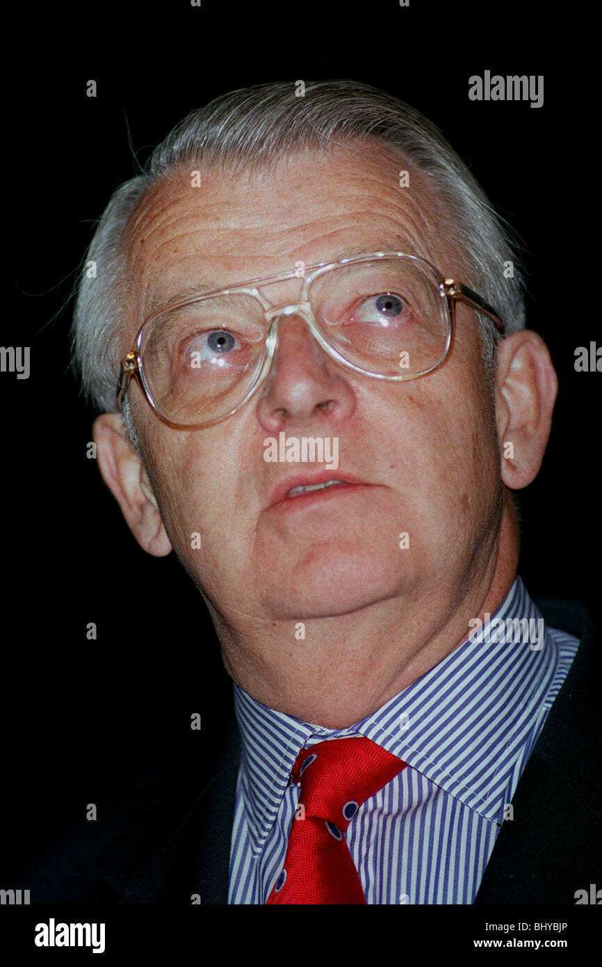 SIR PETER WALTERS PRESIDENT INST. OF DIRECTORS 30 April 1992 Stock ...