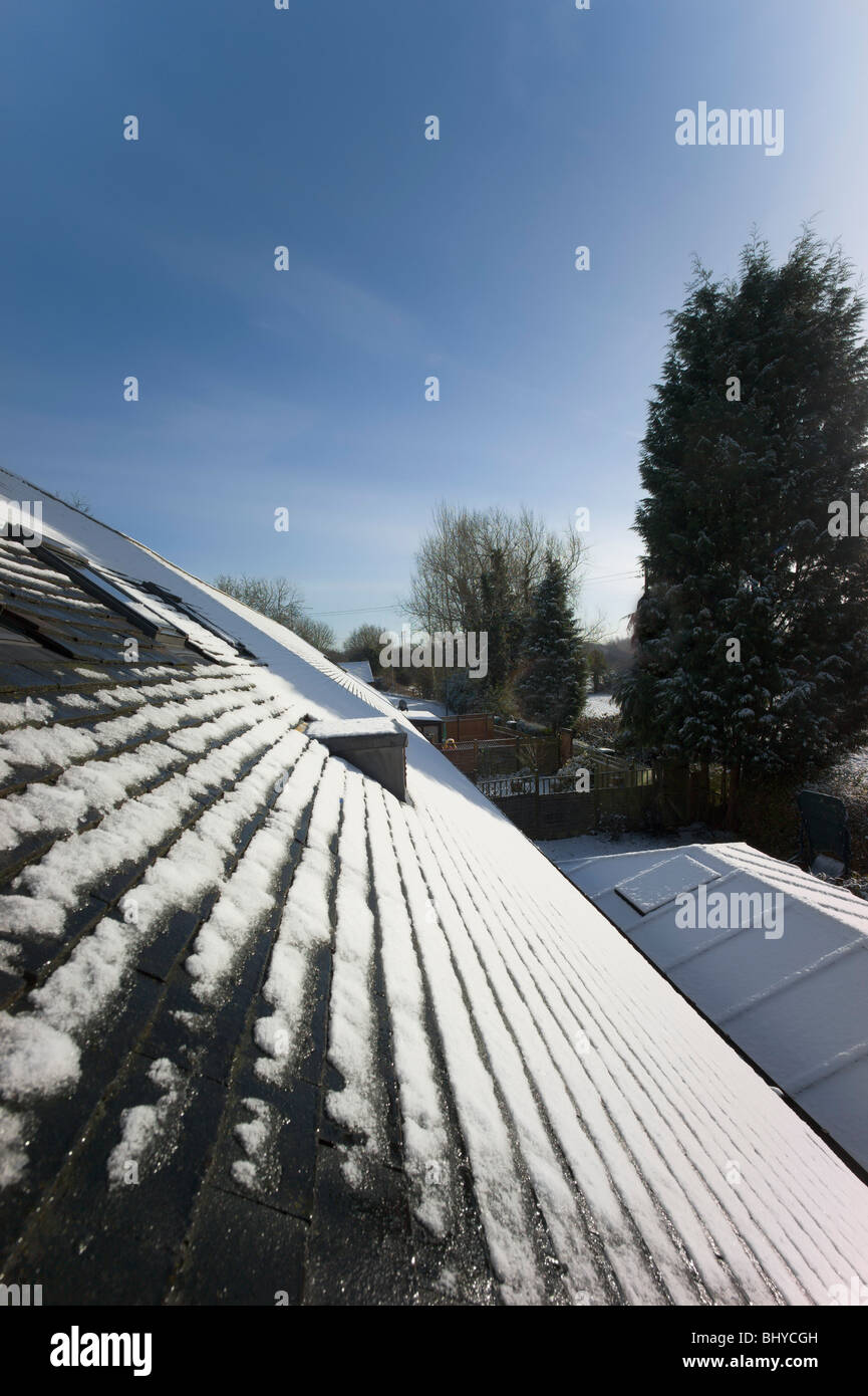 snow on roof of house Stock Photo - Alamy