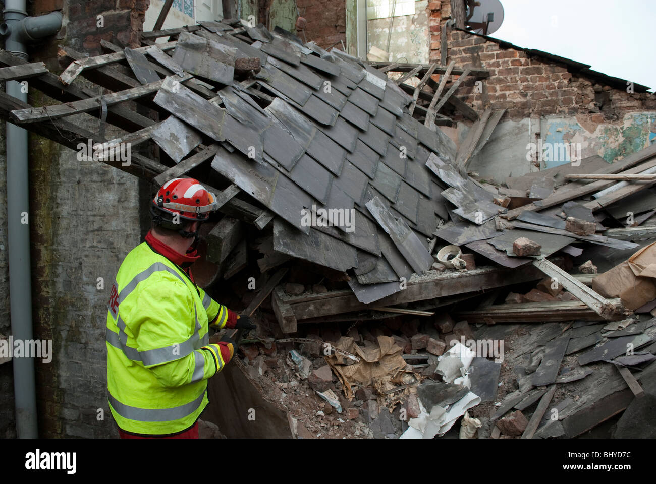 Search and Rescue look for casualties trapped in collapsed building ...