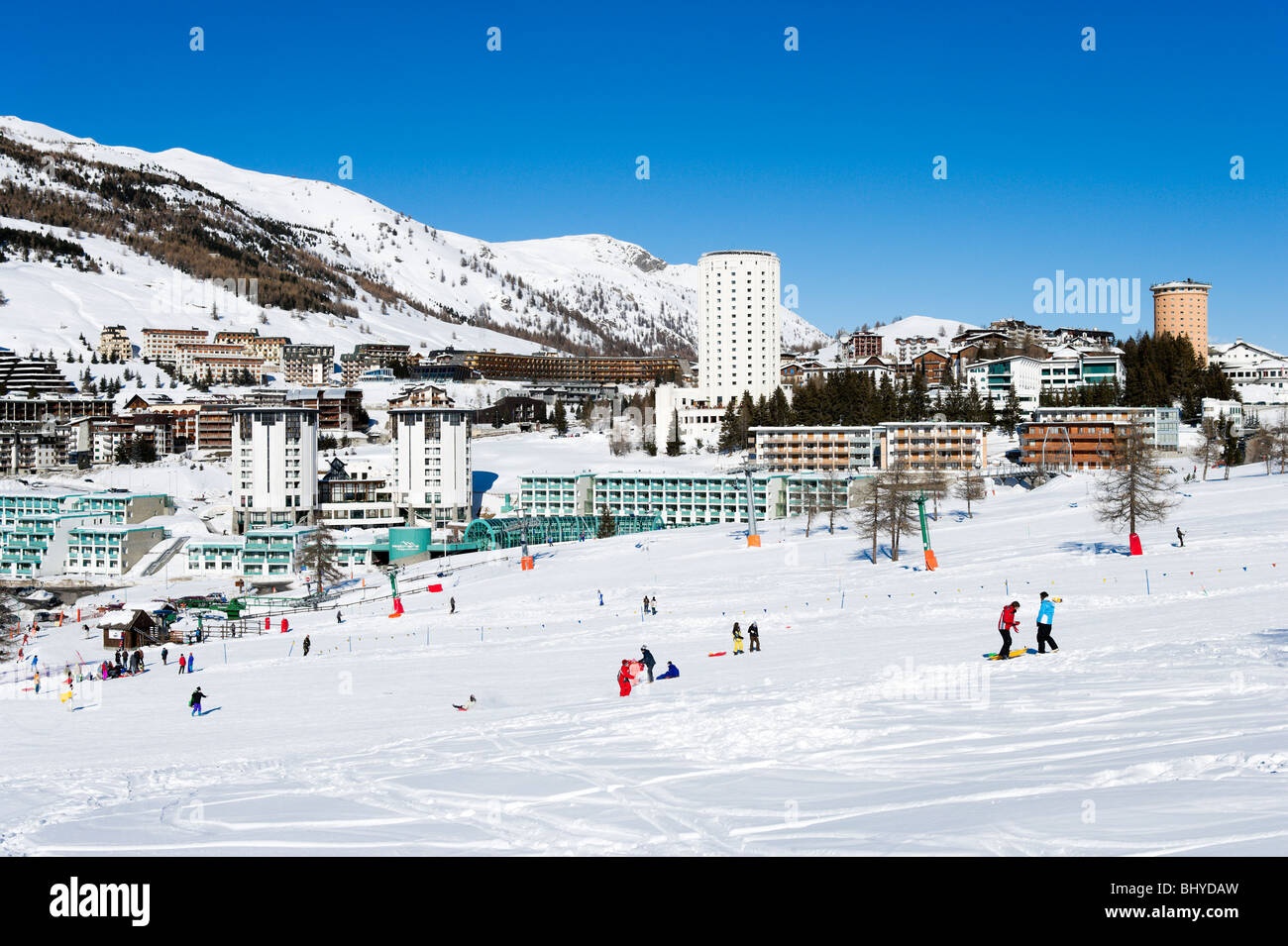 Sestriere Skiing High Resolution Stock Photography and Images - Alamy
