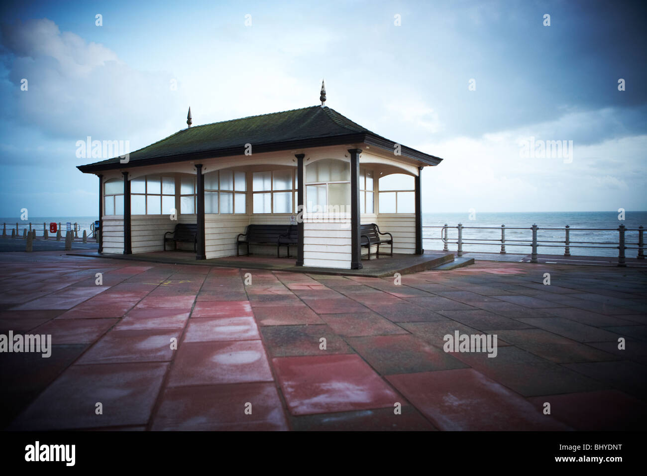 Old fashioned bus bhydnt hi-res stock photography and images - Alamy