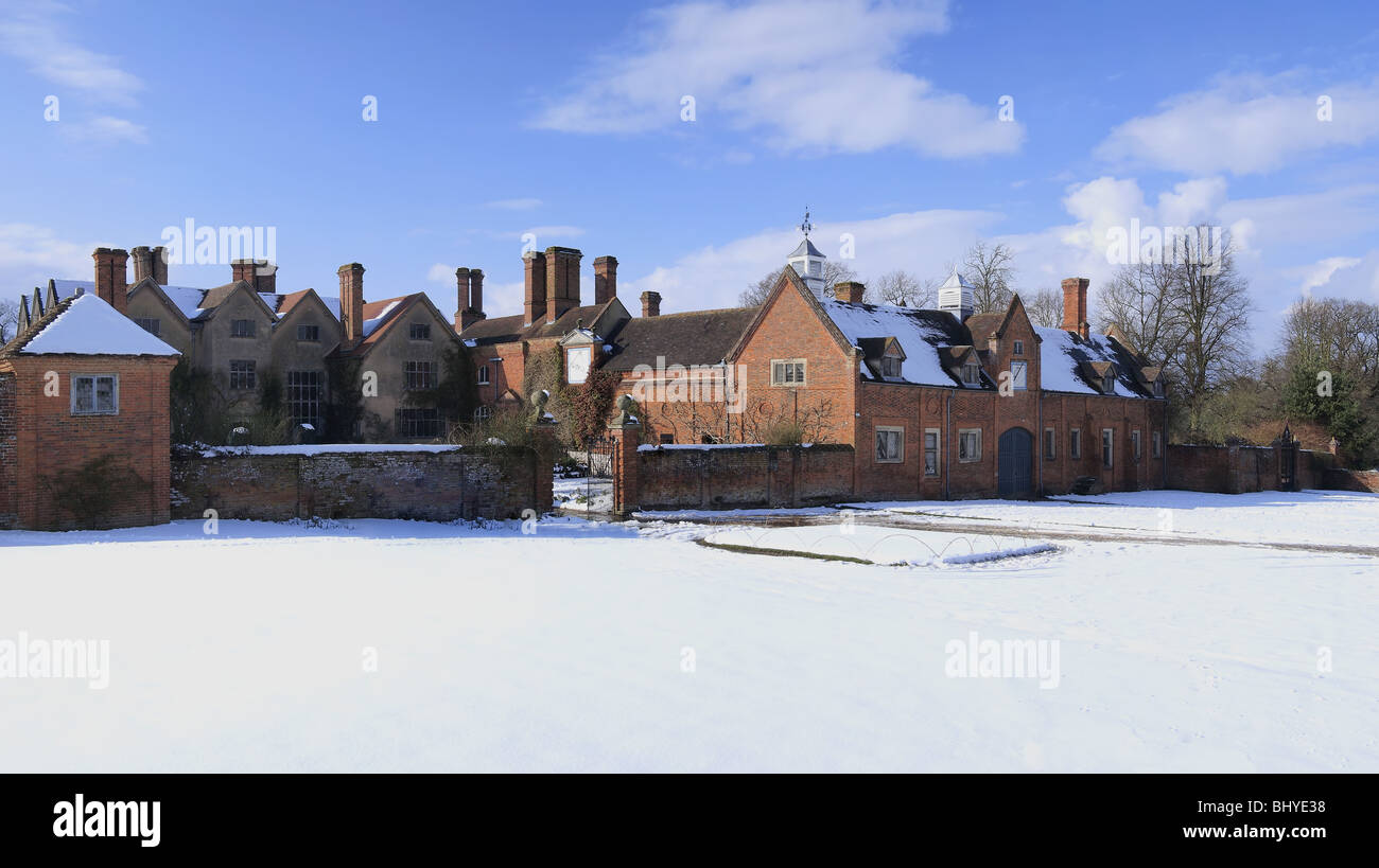A snow covered stately home in the countryside Stock Photo - Alamy