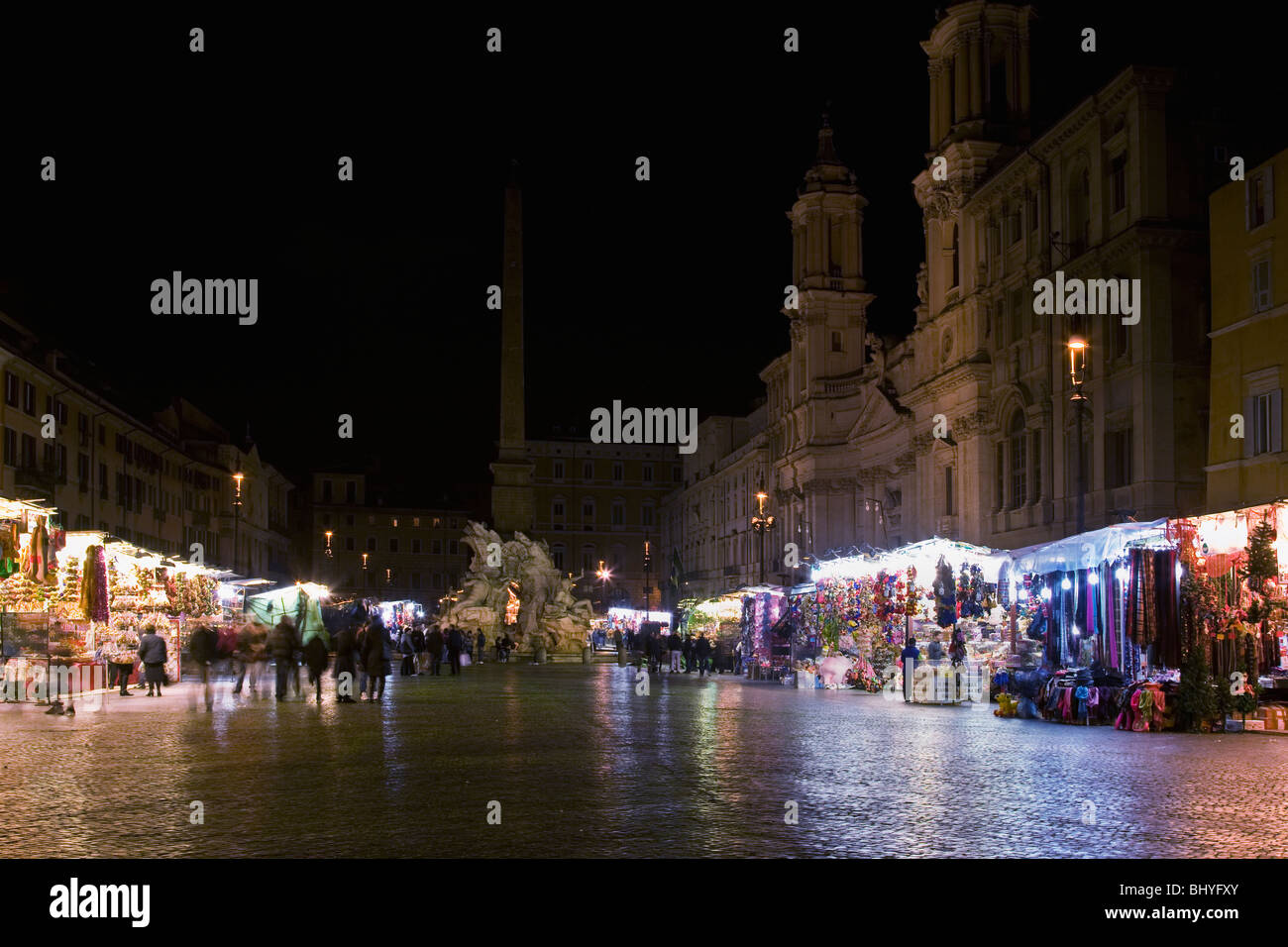 Night view of the Piazza Navona square in Rome Stock Photo - Alamy