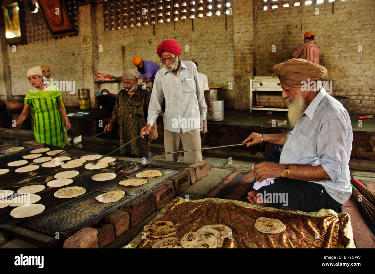 Chapati bangla sahib gurdwara sikh temple hi-res stock photography and ...
