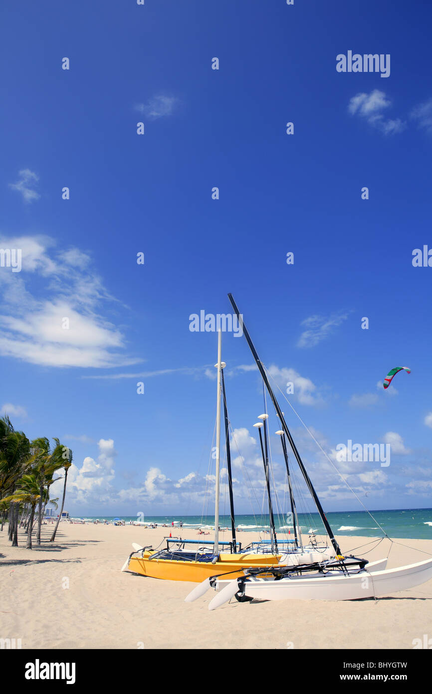 Fort Lauderdale catamaran beach Florida blue sky Stock Photo - Alamy