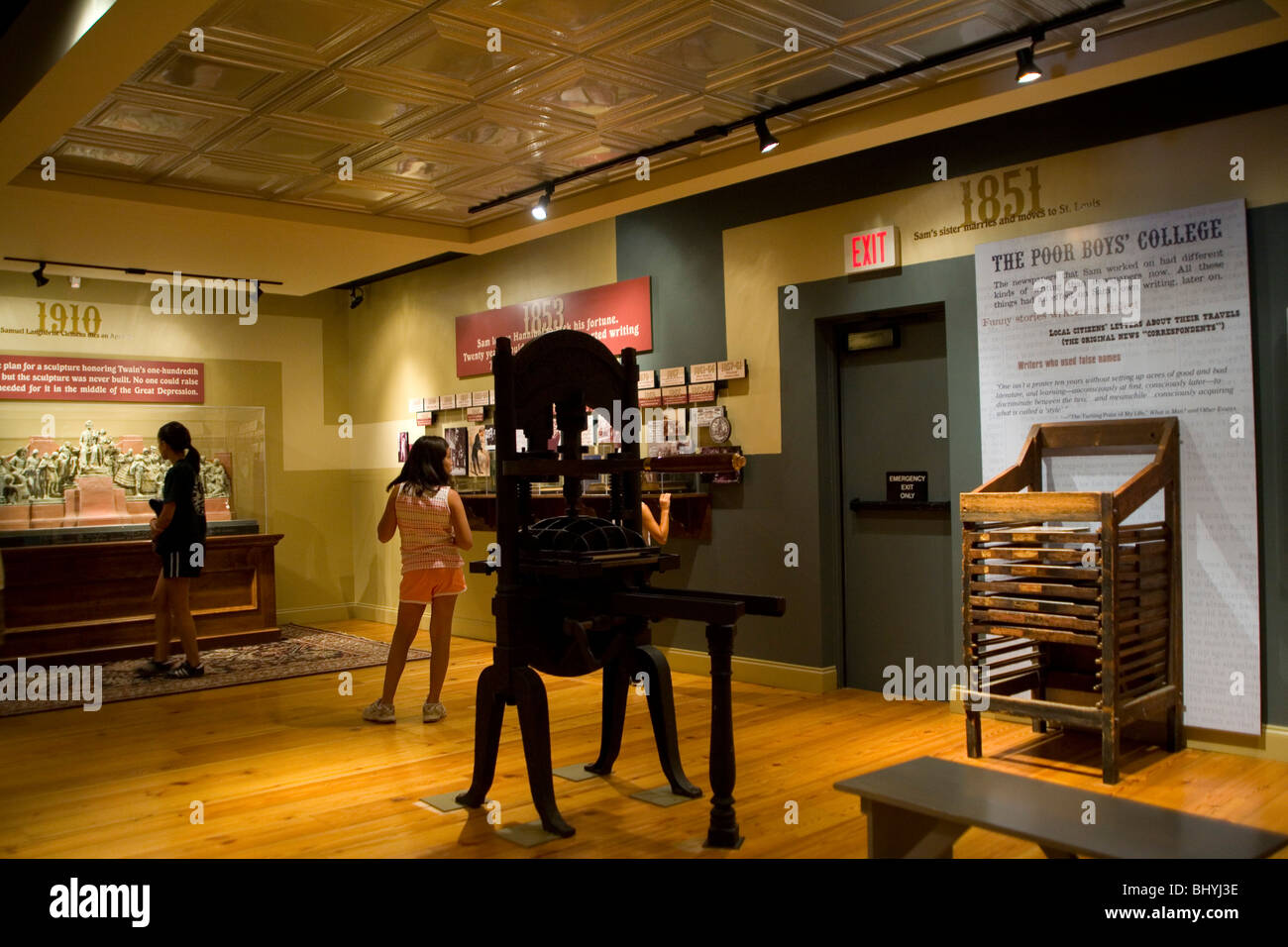 Mo missouri mark twain interpretive center museum tourism travel hi-res ...