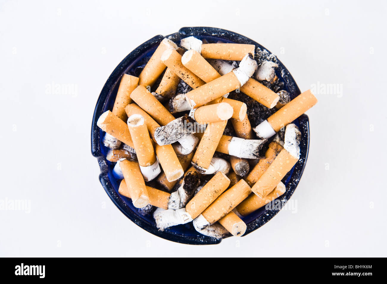 Full ash trays hi-res stock photography and images - Alamy