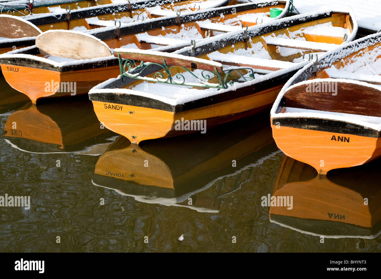 Water reflections thames hi-res stock photography and images - Alamy