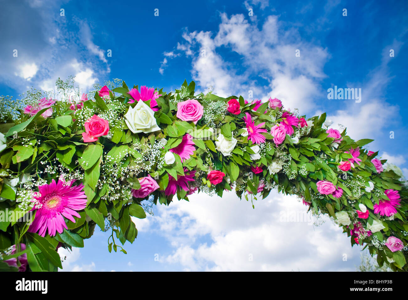 Wedding wreath hi-res stock photography and images - Alamy