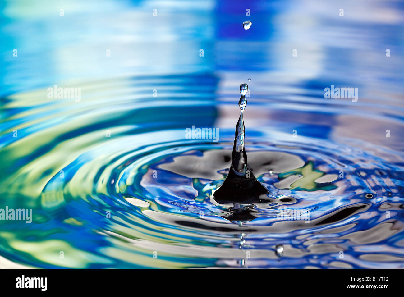 photo shot of water splash Stock Photo - Alamy