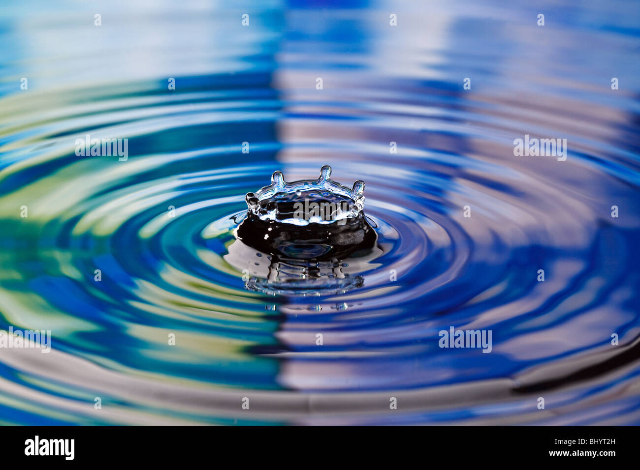 photo shot of water splash Stock Photo - Alamy