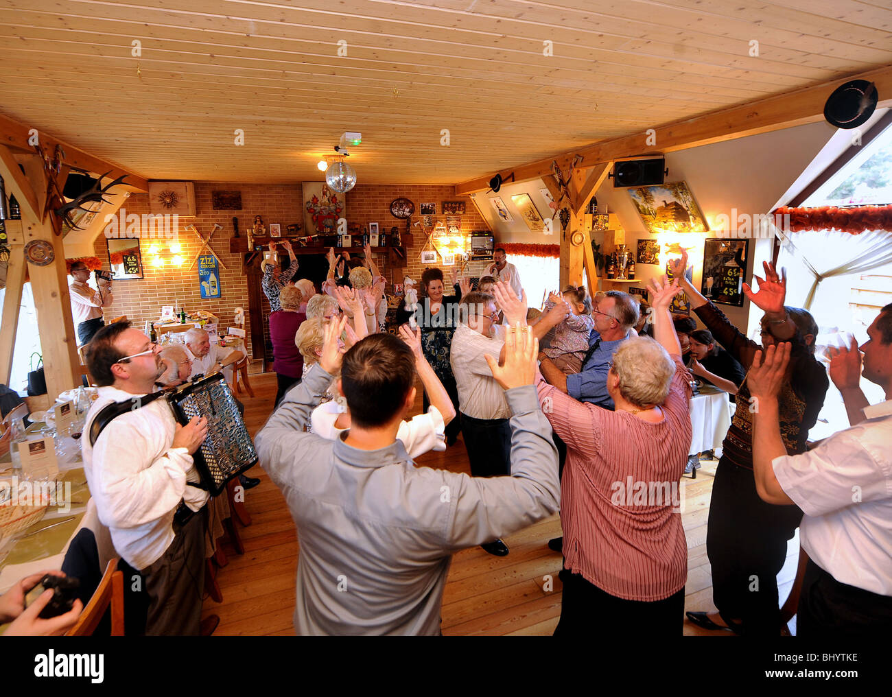 Polish culture in the "Nord" department : atmosphere in a restaurant ...