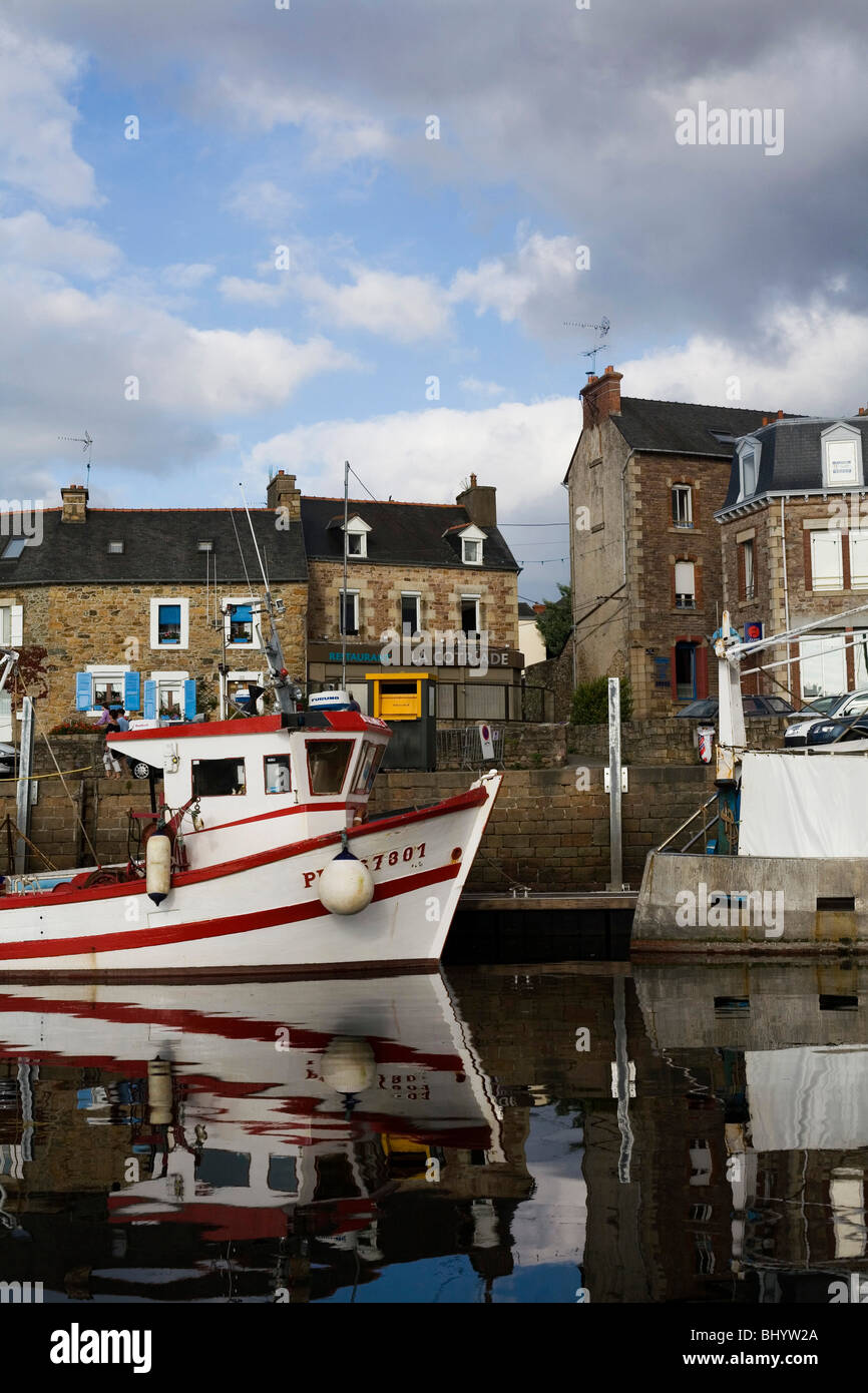 Paimpol (22): the fishing port Stock Photo - Alamy